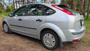 Ford Focus 2005 in Tartu, with an engine capacity of 1.60 L and mileage of 261 thousand km for 990 €, photo 5 on AUTOMOTO.COM.LV