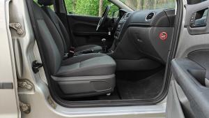 Ford Focus 2005 in Tartu, with an engine capacity of 1.60 L and mileage of 261 thousand km for 990 €, photo 11 on AUTOMOTO.COM.LV