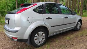 Ford Focus 2005 in Tartu, with an engine capacity of 1.60 L and mileage of 261 thousand km for 990 €, photo 18 on AUTOMOTO.COM.LV
