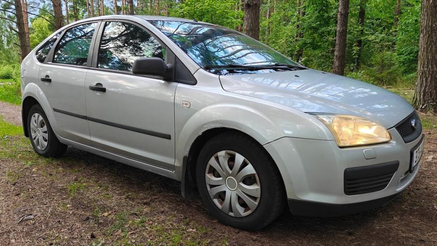 Ford Focus 2005 in Tartu, with an engine capacity of 1.60 L and mileage of 261 thousand km for 990 €, photo 19 on AUTOMOTO.COM.LV