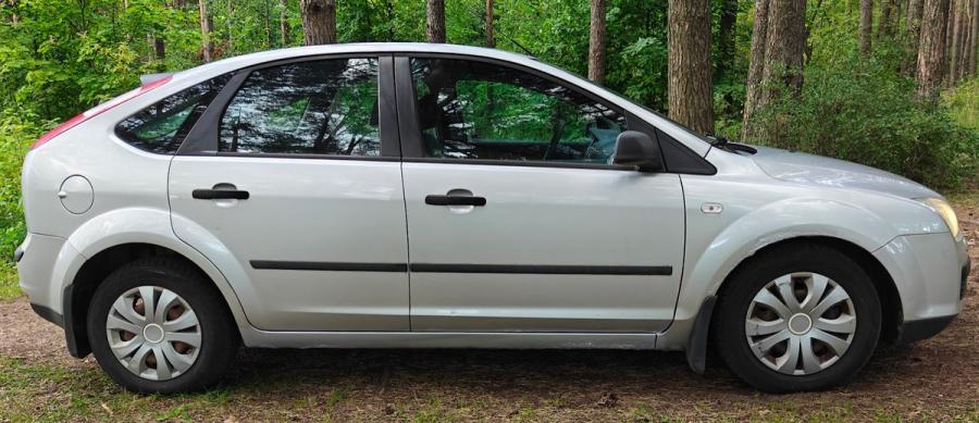 Ford Focus 2005 in Tartu, with an engine capacity of 1.60 L and mileage of 261 thousand km for 990 €, photo 21 on AUTOMOTO.COM.LV