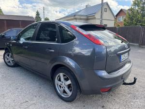 Ford Focus 2006 in Kaunas, with an engine capacity of 1.80 L and mileage of 300 thousand km for 850 €, photo 3 on AUTOMOTO.COM.LV