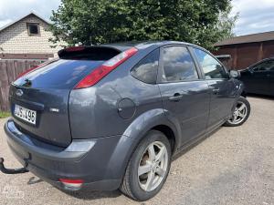 Ford Focus 2006 in Kaunas, with an engine capacity of 1.80 L and mileage of 300 thousand km for 850 €, photo 6 on AUTOMOTO.COM.LV