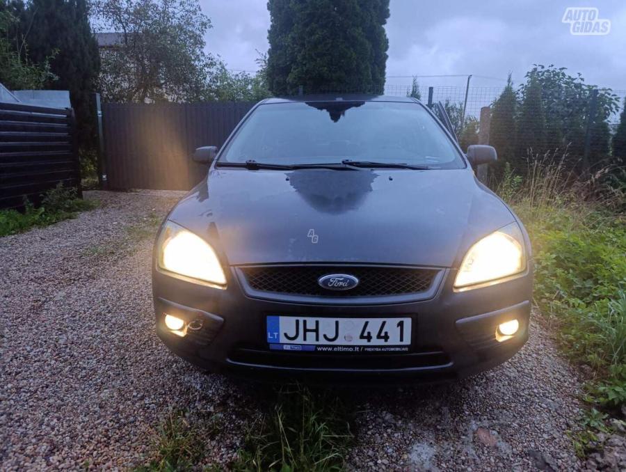 Ford Focus 2006 in Vilnius, with an engine capacity of 1.60 L and mileage of 290 thousand km for 1000 €, photo 1 on AUTOMOTO.COM.LV