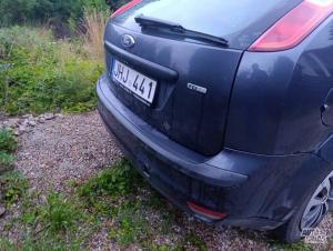 Ford Focus 2006 in Vilnius, with an engine capacity of 1.60 L and mileage of 290 thousand km for 1000 €, photo 6 on AUTOMOTO.COM.LV