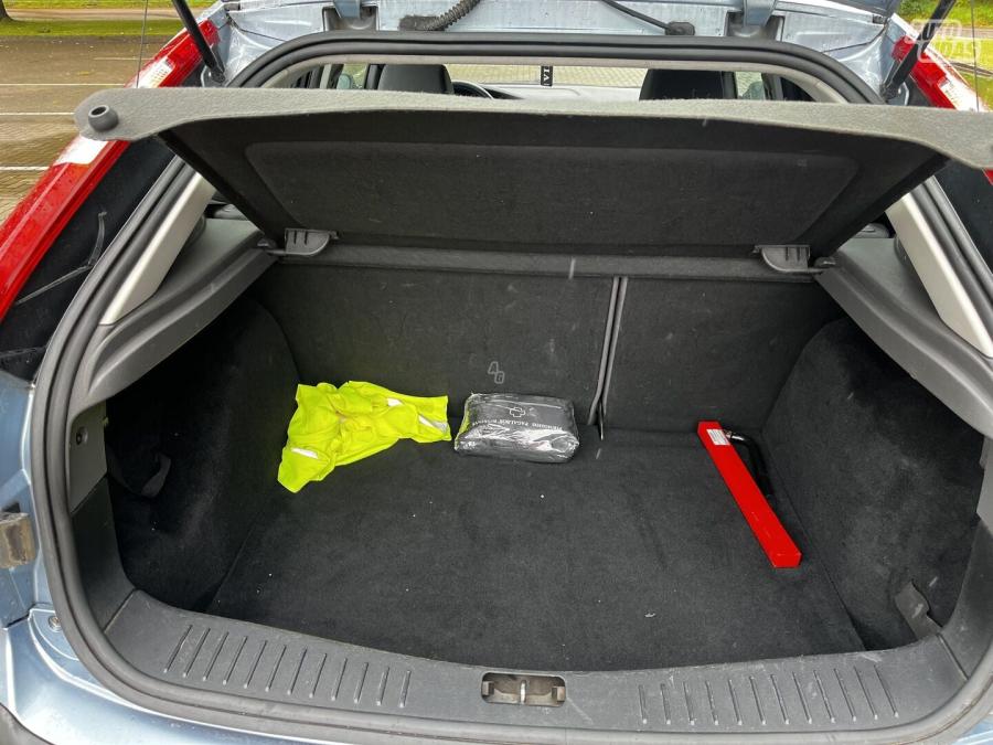Ford Focus 2006 in Trakai, with an engine capacity of 1.60 L and mileage of 280 thousand km for 1590 €, photo 16 on AUTOMOTO.COM.LV