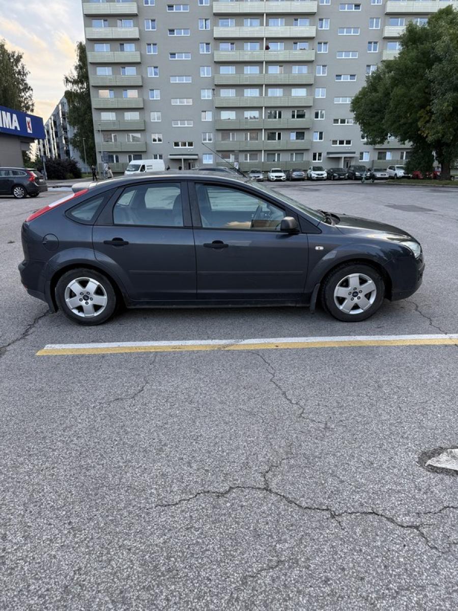 Ford Focus 2006 in Tartu, with an engine capacity of 1.60 L and mileage of 220 thousand km for 1550 €, photo 13 on AUTOMOTO.COM.LV
