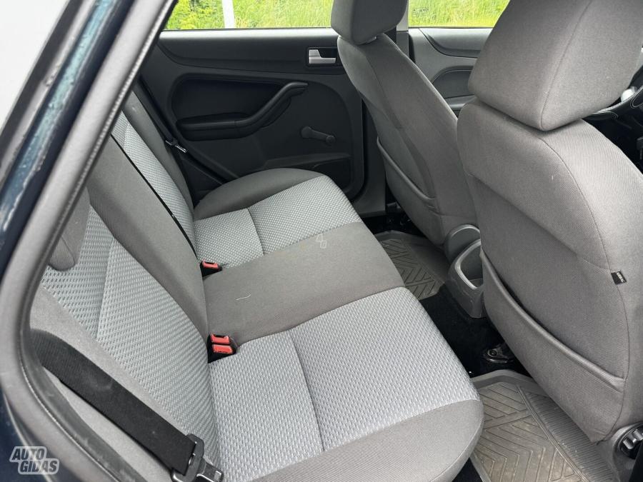 Ford Focus 2007 in Siauliai, with an engine capacity of 1.60 L and mileage of 235 thousand km for 630 €, photo 12 on AUTOMOTO.COM.LV
