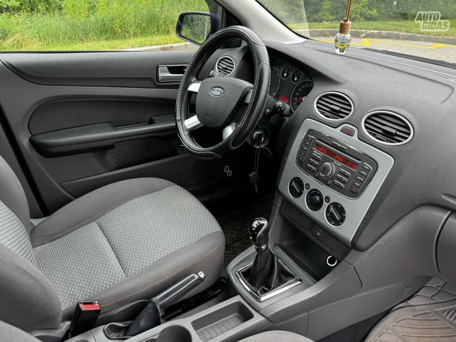Ford Focus 2007 in Siauliai, with an engine capacity of 1.60 L and mileage of 235 thousand km for 630 €, photo 15 on AUTOMOTO.COM.LV