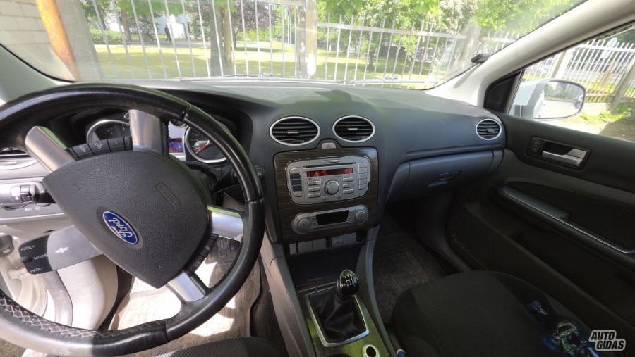 Ford Focus 2009 in Panevezys, with an engine capacity of 1.80 L and mileage of 246 thousand km for 1900 €, photo 3 on AUTOMOTO.COM.LV