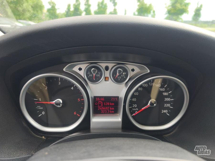 Ford Focus 2009 Viļņa, ar dzinēja tilpumu 1.60 L un nobraukumu 250 tūkst. km par 830 €, foto 12 vietnē AUTOMOTO.COM.LV