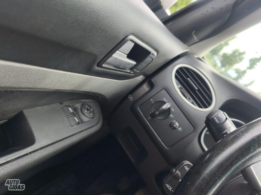 Ford Focus 2009 Viļņa, ar dzinēja tilpumu 1.60 L un nobraukumu 250 tūkst. km par 830 €, foto 13 vietnē AUTOMOTO.COM.LV