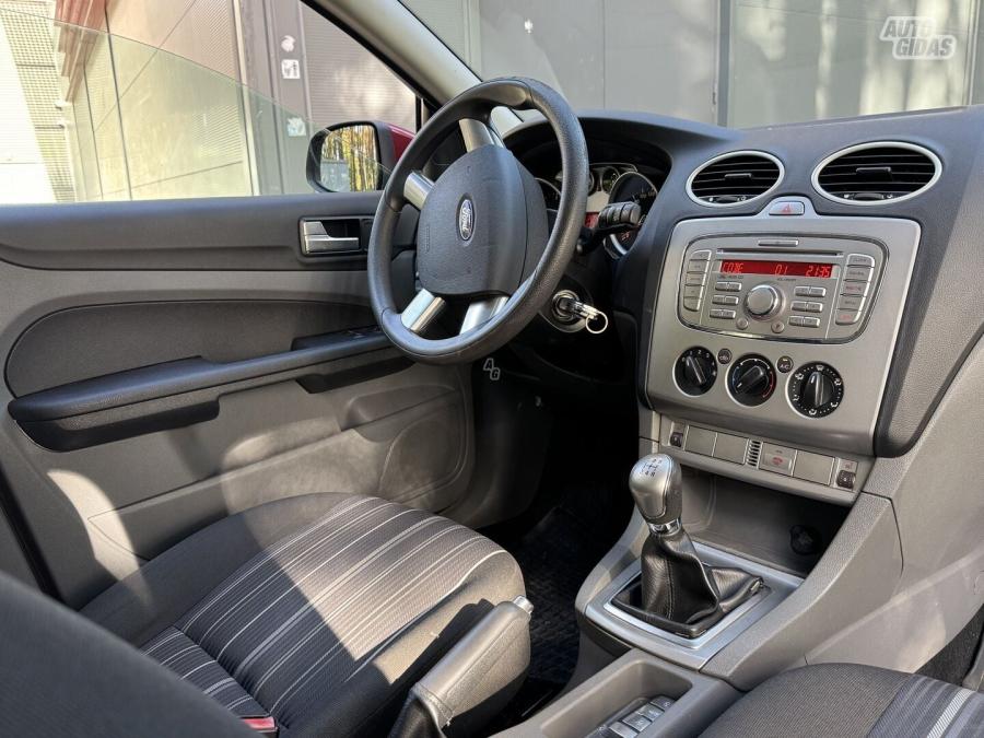 Ford Focus 2010 Alīta, ar dzinēja tilpumu 1.60 L un nobraukumu 155 tūkst. km par 3499 €, foto 7 vietnē AUTOMOTO.COM.LV
