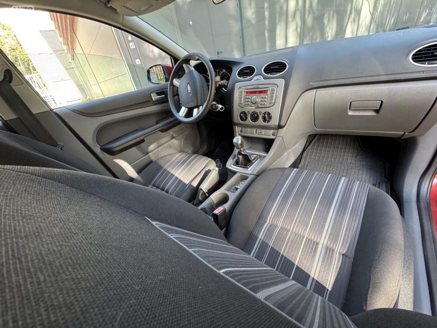 Ford Focus 2010 Alīta, ar dzinēja tilpumu 1.60 L un nobraukumu 155 tūkst. km par 3499 €, foto 13 vietnē AUTOMOTO.COM.LV