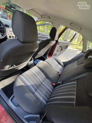 Ford Focus 2010 Alīta, ar dzinēja tilpumu 1.60 L un nobraukumu 155 tūkst. km par 3499 €, foto 19 vietnē AUTOMOTO.COM.LV