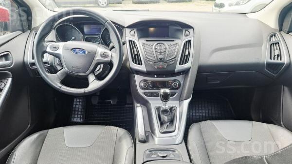 Ford Focus 2011 in Riga, with an engine capacity of 1.60 L and mileage of 304 thousand km for 2800 €, photo 8 on AUTOMOTO.COM.LV