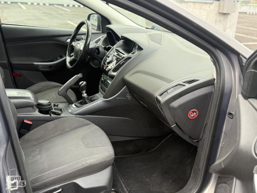 Ford Focus 2011 in Vilnius, with an engine capacity of 1.60 L and mileage of 280 thousand km for 2650 €, photo 9 on AUTOMOTO.COM.LV