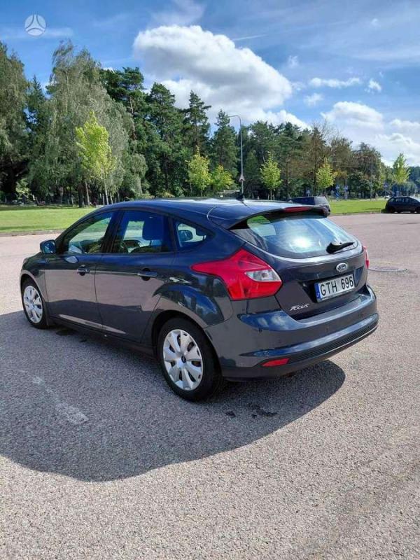 Ford Focus 2013 Viļņa vietnē Ford Focus 2013 Viļņa, ar dzinēja tilpumu 1.56 L un nobraukumu 147 tūkst. km par 3500 €, foto 5 vietnē AUTOMOTO.COM.LV