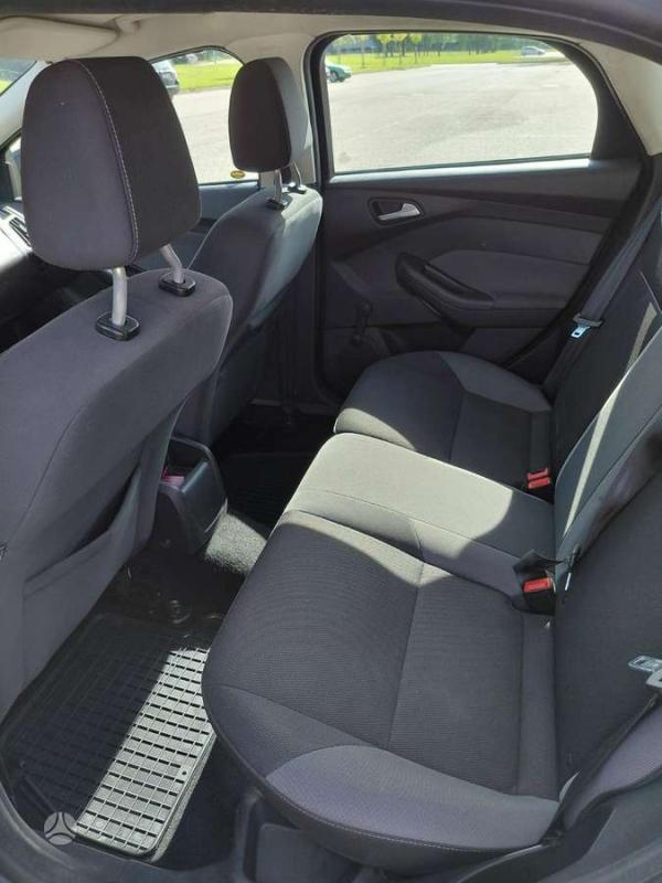 Ford Focus 2013 Viļņa vietnē Ford Focus 2013 Viļņa, ar dzinēja tilpumu 1.56 L un nobraukumu 147 tūkst. km par 3500 €, foto 7 vietnē AUTOMOTO.COM.LV