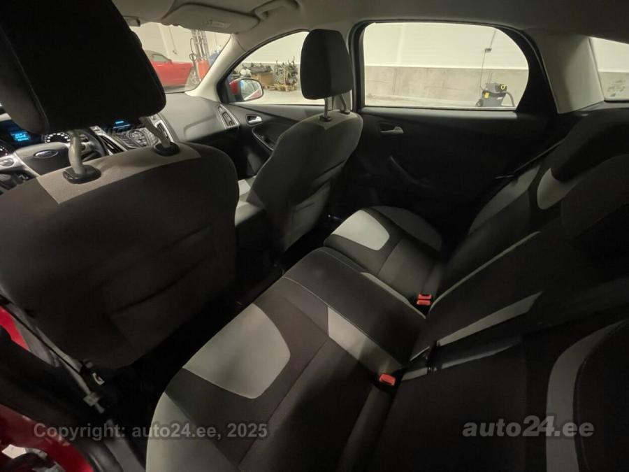 Ford Focus 2014 Tallina, ar dzinēja tilpumu 1.00 L un nobraukumu 250 tūkst. km par 2390 €, foto 5 vietnē AUTOMOTO.COM.LV