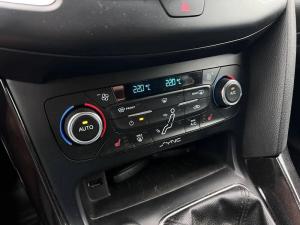 Форд Фокус 2015 в Рига, объемом двигателя 1.00 л и пробегом 72 тыс. км за 5950 €, фото 17 на AUTOMOTO.COM.LV