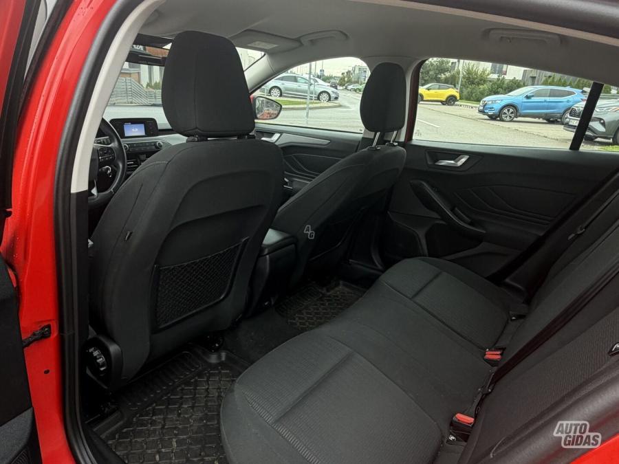 Ford Focus 2018 Viļņa, ar dzinēja tilpumu 1.00 L un nobraukumu 241 tūkst. km par 3200 €, foto 19 vietnē AUTOMOTO.COM.LV