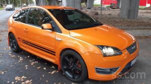 Oranžs Ford Focus 2007 Rīga, ar dzinēja tilpumu 2.50 L un nobraukumu 237 tūkst. km par 6500 €, foto  vietnē AUTOMOTO.COM.LV