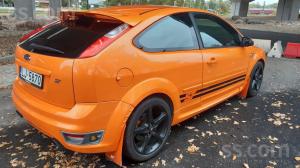 Orange Ford Focus 2007 in Riga, with an engine capacity of 2.50 L and mileage of 237 thousand km for 6500 €, photo 4 on AUTOMOTO.COM.LV