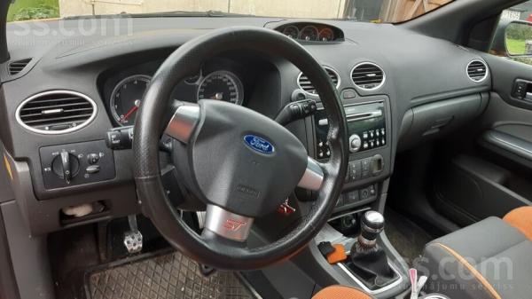 Orange Ford Focus 2007 in Riga, with an engine capacity of 2.50 L and mileage of 237 thousand km for 6500 €, photo 10 on AUTOMOTO.COM.LV