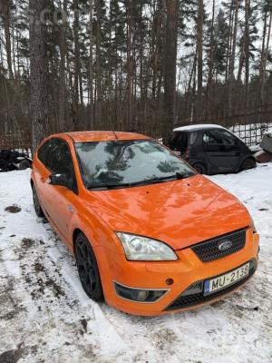 Orange Ford Focus 2006 in Riga, with an engine capacity of 2.50 L and mileage of 230 thousand km for 2600 €, photo  on AUTOMOTO.COM.LV