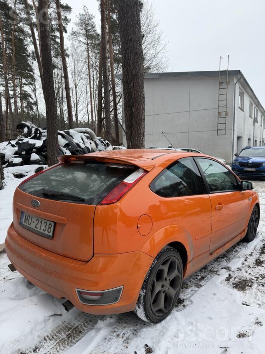 Orange Ford Focus 2006 in Riga, with an engine capacity of 2.50 L and mileage of 230 thousand km for 2600 €, photo 4 on AUTOMOTO.COM.LV
