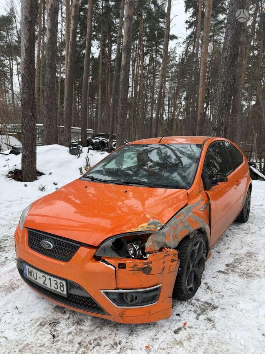 Orange Ford Focus 2006 in Riga, with an engine capacity of 2.50 L and mileage of 230 thousand km for 2600 €, photo 2 on AUTOMOTO.COM.LV