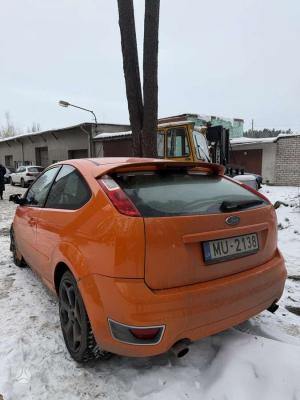 Orange Ford Focus 2006 in Riga, with an engine capacity of 2.50 L and mileage of 230 thousand km for 2600 €, photo 3 on AUTOMOTO.COM.LV