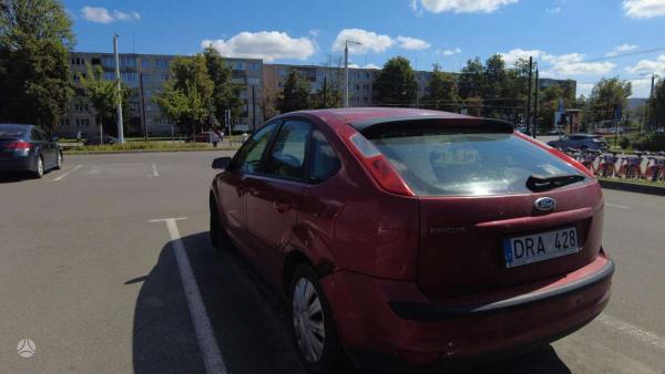 Oranžs Ford Focus 2008 Viļņa, ar dzinēja tilpumu 1.60 L un nobraukumu 220 tūkst. km par 450 €, foto 4 vietnē AUTOMOTO.COM.LV