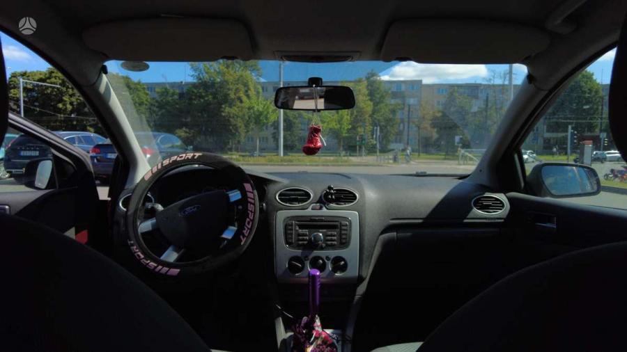 Orange Ford Focus 2008 in Vilnius, with an engine capacity of 1.60 L and mileage of 220 thousand km for 450 €, photo 11 on AUTOMOTO.COM.LV
