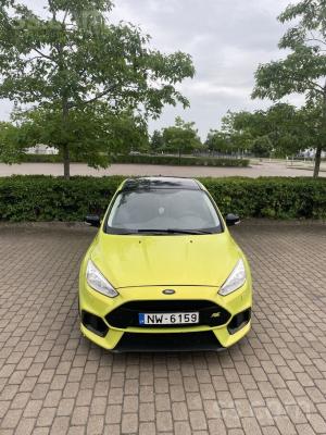Orange Ford Focus 2015 in Jelgava, with an engine capacity of 1.60 L and mileage of 248 thousand km for 4550 €, photo 3 on AUTOMOTO.COM.LV
