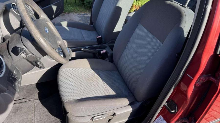 Oranžs Ford Focus 2006 Kauņa, ar dzinēja tilpumu 1.60 L un nobraukumu 126 tūkst. km par 3800 €, foto 10 vietnē AUTOMOTO.COM.LV