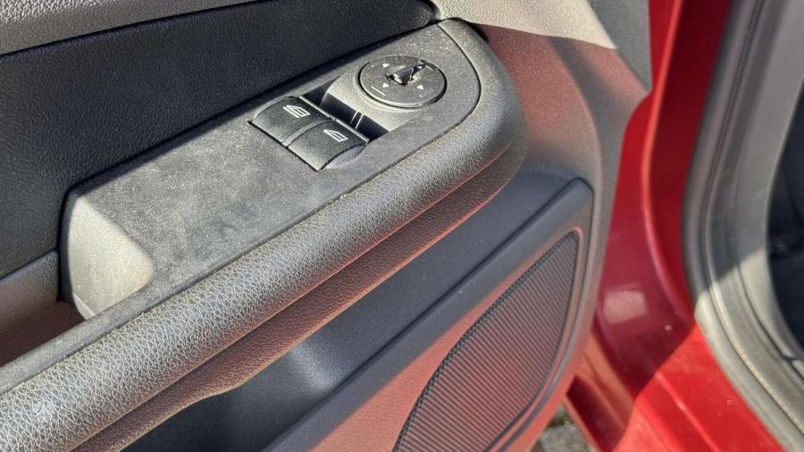 Oranžs Ford Focus 2006 Kauņa, ar dzinēja tilpumu 1.60 L un nobraukumu 126 tūkst. km par 3800 €, foto 29 vietnē AUTOMOTO.COM.LV