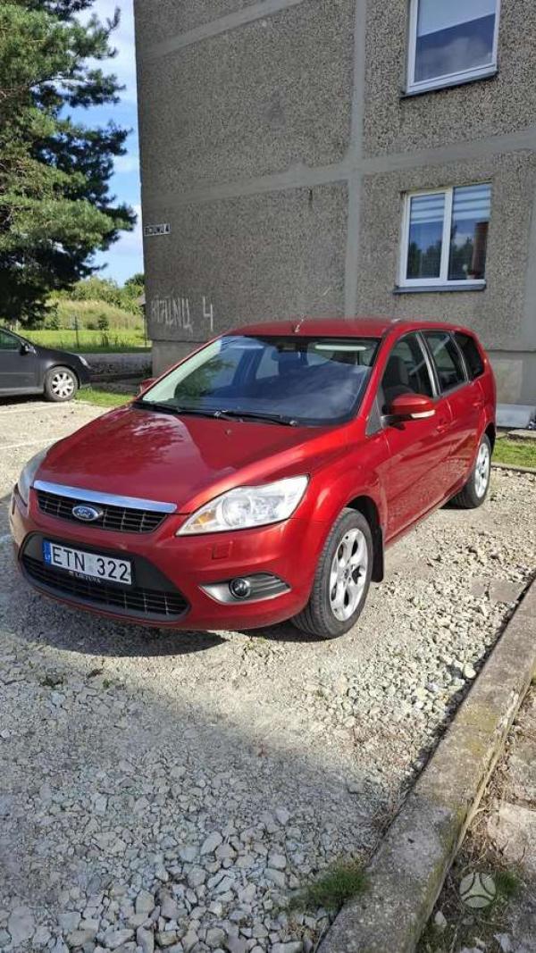 Orange Ford Focus 2009 in Kaunas, with an engine capacity of 1.60 L and mileage of 175 thousand km for 2350 €, photo 1 on AUTOMOTO.COM.LV