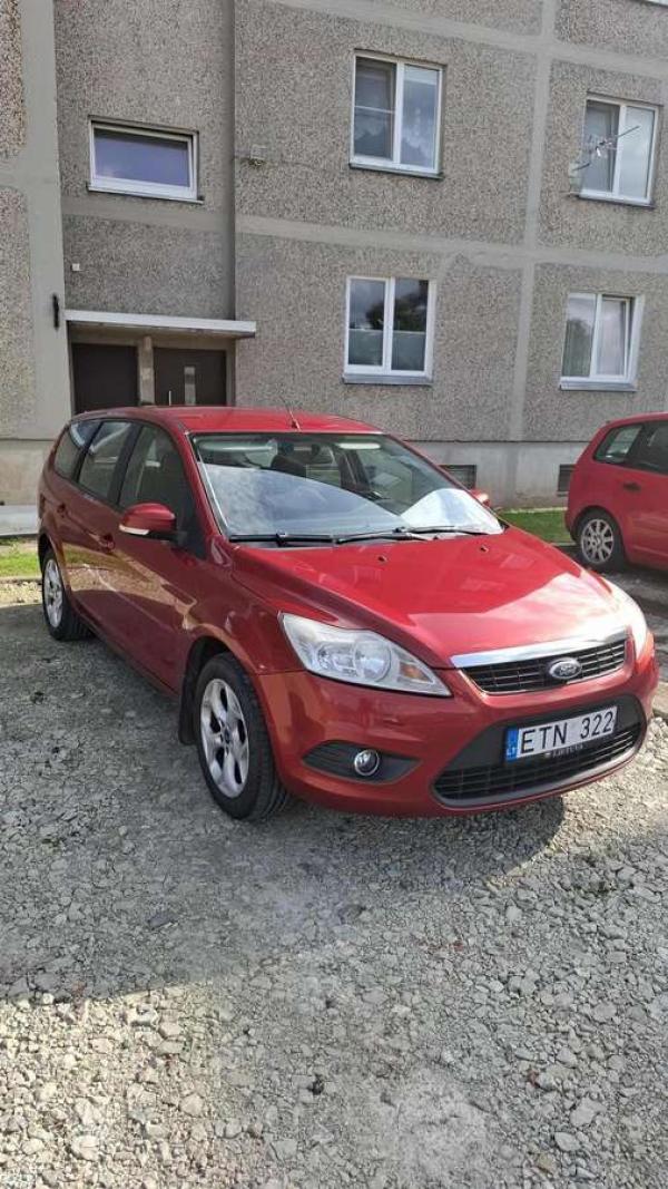 Orange Ford Focus 2009 in Kaunas, with an engine capacity of 1.60 L and mileage of 175 thousand km for 2350 €, photo 2 on AUTOMOTO.COM.LV