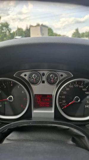 Oranžs Ford Focus 2009 Kauņa, ar dzinēja tilpumu 1.60 L un nobraukumu 175 tūkst. km par 2350 €, foto 6 vietnē AUTOMOTO.COM.LV