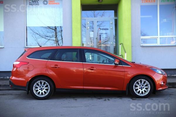 Oranžs Ford Focus 2013 Rīga, ar dzinēja tilpumu 2.00 L un nobraukumu 233 tūkst. km par 4495 €, foto 3 vietnē AUTOMOTO.COM.LV