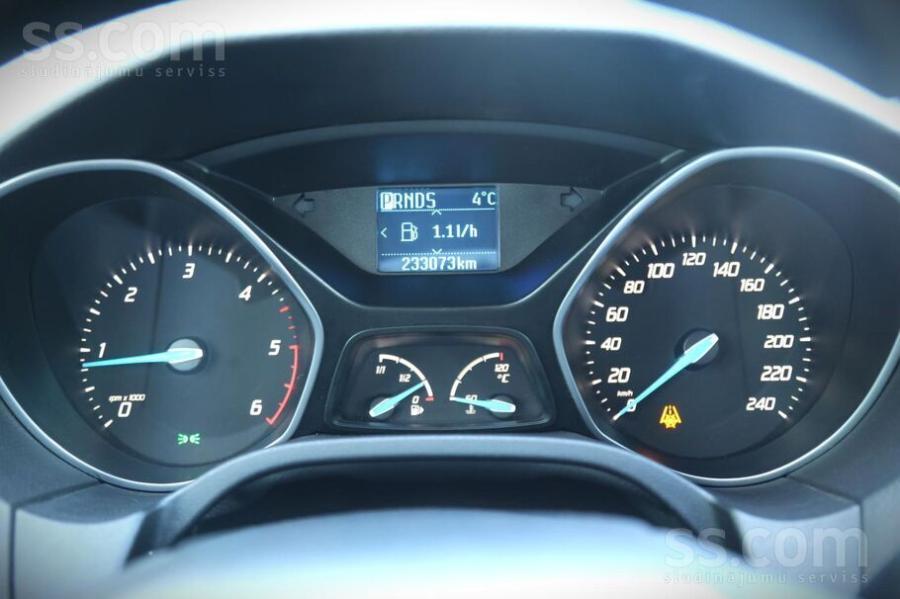Oranžs Ford Focus 2013 Rīga, ar dzinēja tilpumu 2.00 L un nobraukumu 233 tūkst. km par 4495 €, foto 17 vietnē AUTOMOTO.COM.LV