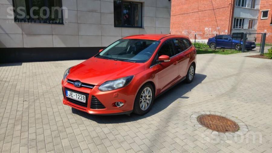 Oranžs Ford Focus 2013 Rīga, ar dzinēja tilpumu 2.00 L un nobraukumu 233 tūkst. km par 3950 €, foto 3 vietnē AUTOMOTO.COM.LV