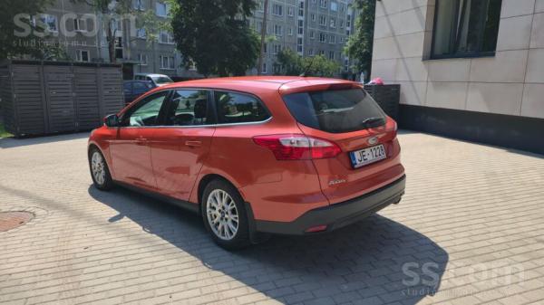 Oranžs Ford Focus 2013 Rīga, ar dzinēja tilpumu 2.00 L un nobraukumu 233 tūkst. km par 3950 €, foto 3 vietnē AUTOMOTO.COM.LV