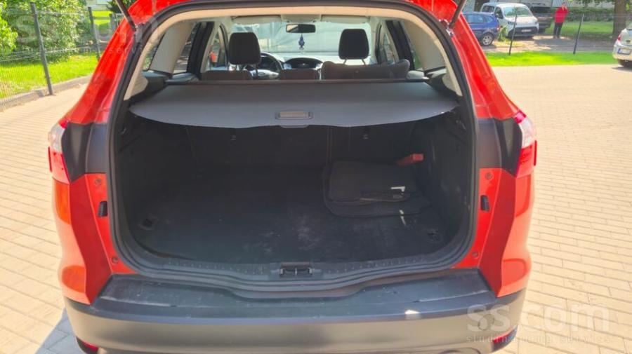 Oranžs Ford Focus 2013 Rīga, ar dzinēja tilpumu 2.00 L un nobraukumu 233 tūkst. km par 3950 €, foto 10 vietnē AUTOMOTO.COM.LV