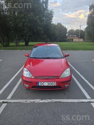 Red Ford Focus 2003 in Riga, with an engine capacity of 1.80 L and mileage of 299 thousand km for 700 €, photo  on AUTOMOTO.COM.LV