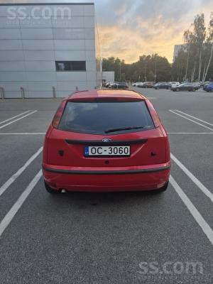 Red Ford Focus 2003 in Riga, with an engine capacity of 1.80 L and mileage of 299 thousand km for 700 €, photo 4 on AUTOMOTO.COM.LV