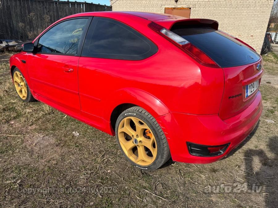 Sarkans Ford Focus 2007 Tallina, ar dzinēja tilpumu 2.50 L un nobraukumu 239 tūkst. km par 4900 €, foto 5 vietnē AUTOMOTO.COM.LV