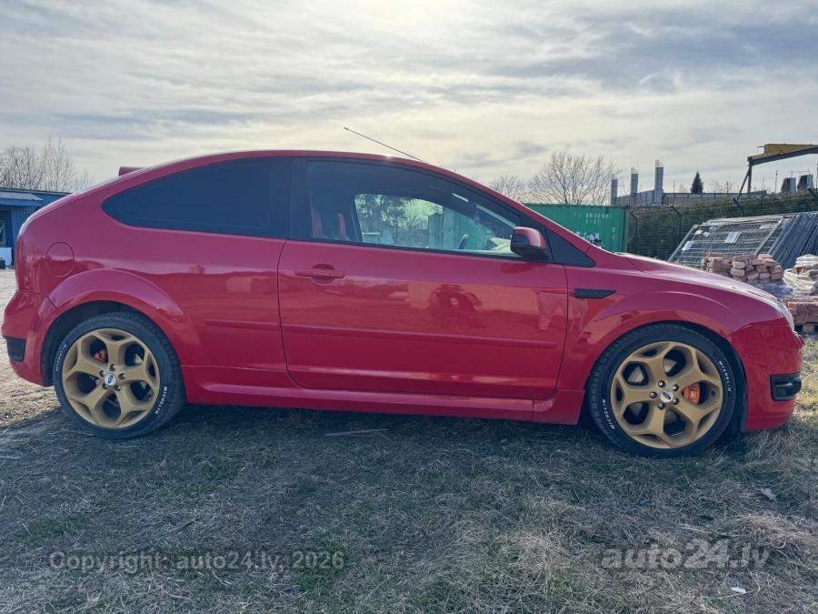Sarkans Ford Focus 2007 Tallina, ar dzinēja tilpumu 2.50 L un nobraukumu 239 tūkst. km par 4900 €, foto 9 vietnē AUTOMOTO.COM.LV